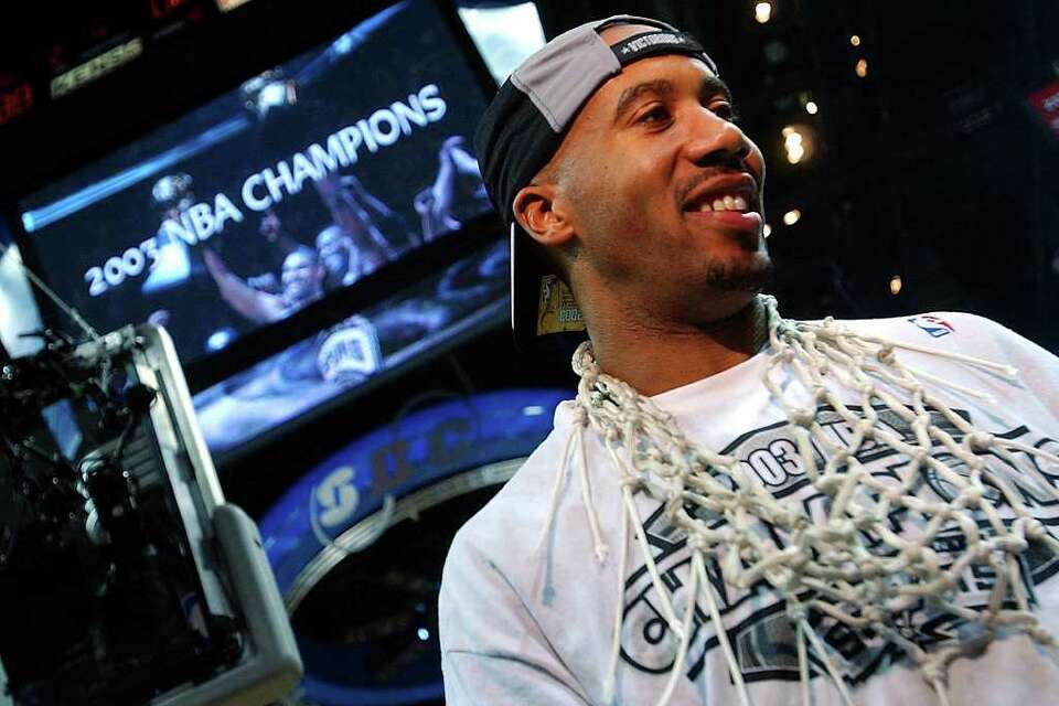 Spurs honor Bruce Bowen