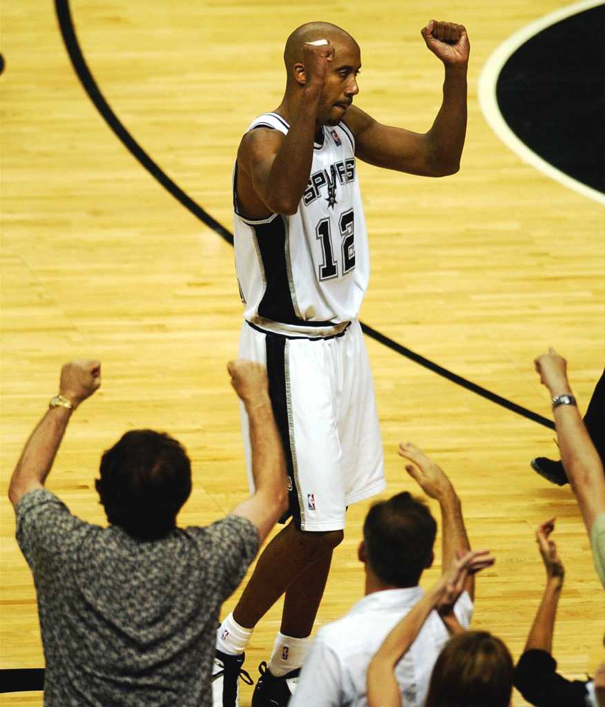 Spurs honor Bruce Bowen
