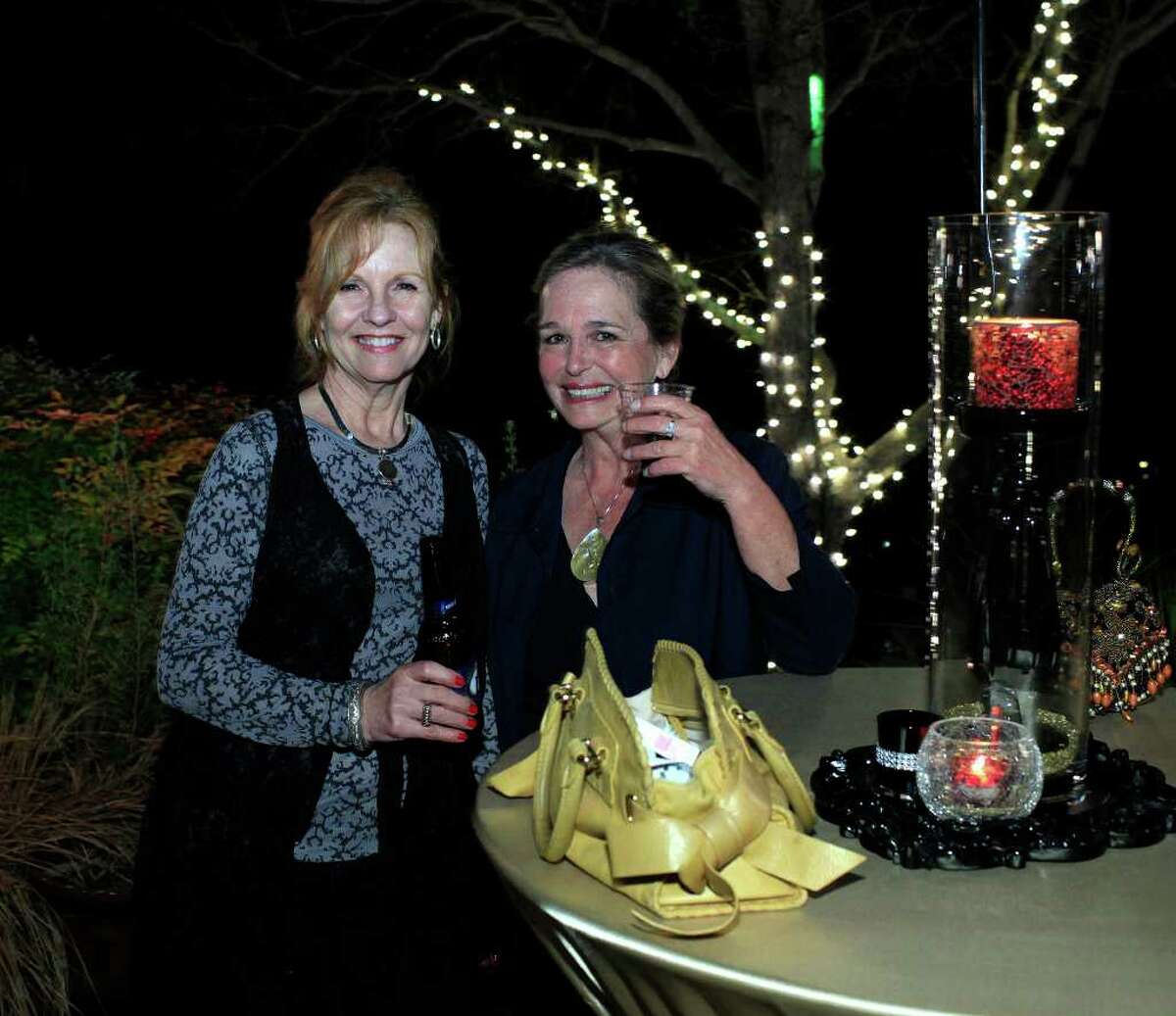 'Swanderosa' viewing party