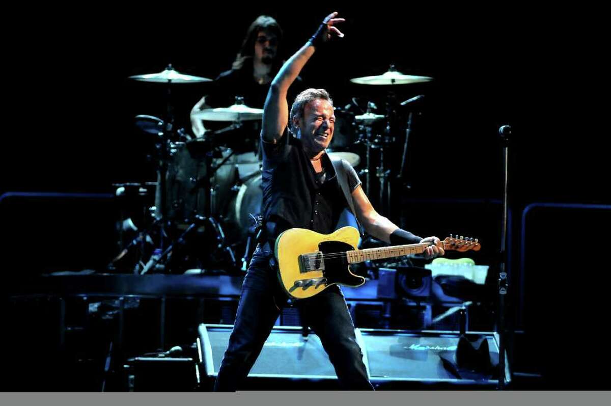 Springsteen schedules Albany show in April