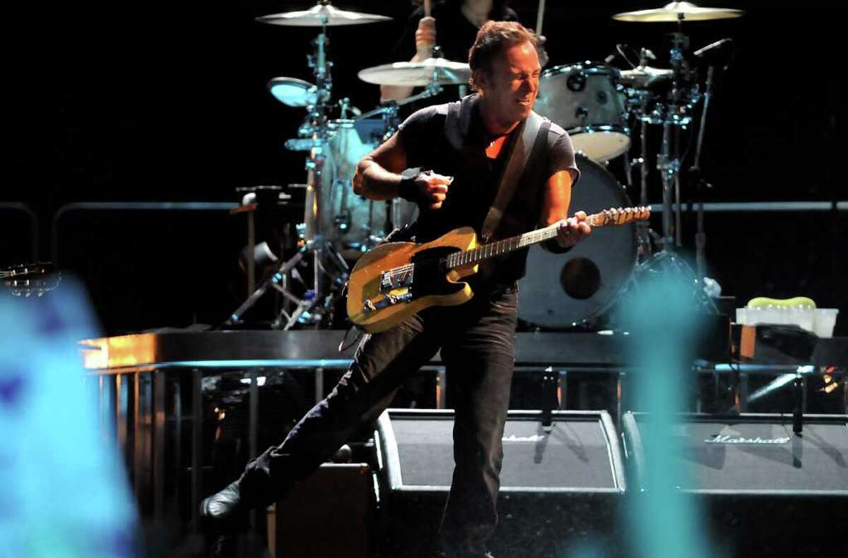 Springsteen schedules Albany show in April