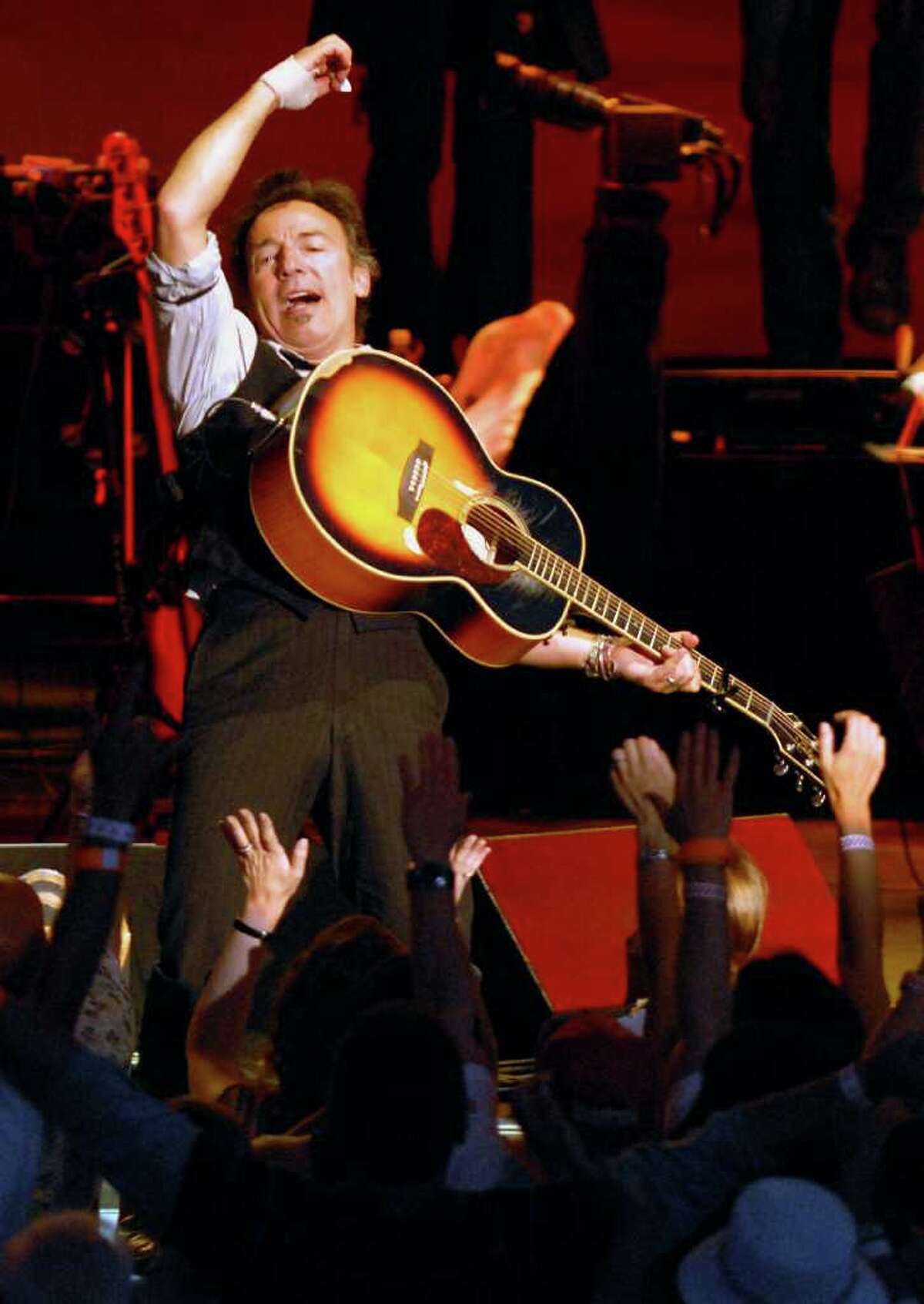 Springsteen schedules Albany show in April