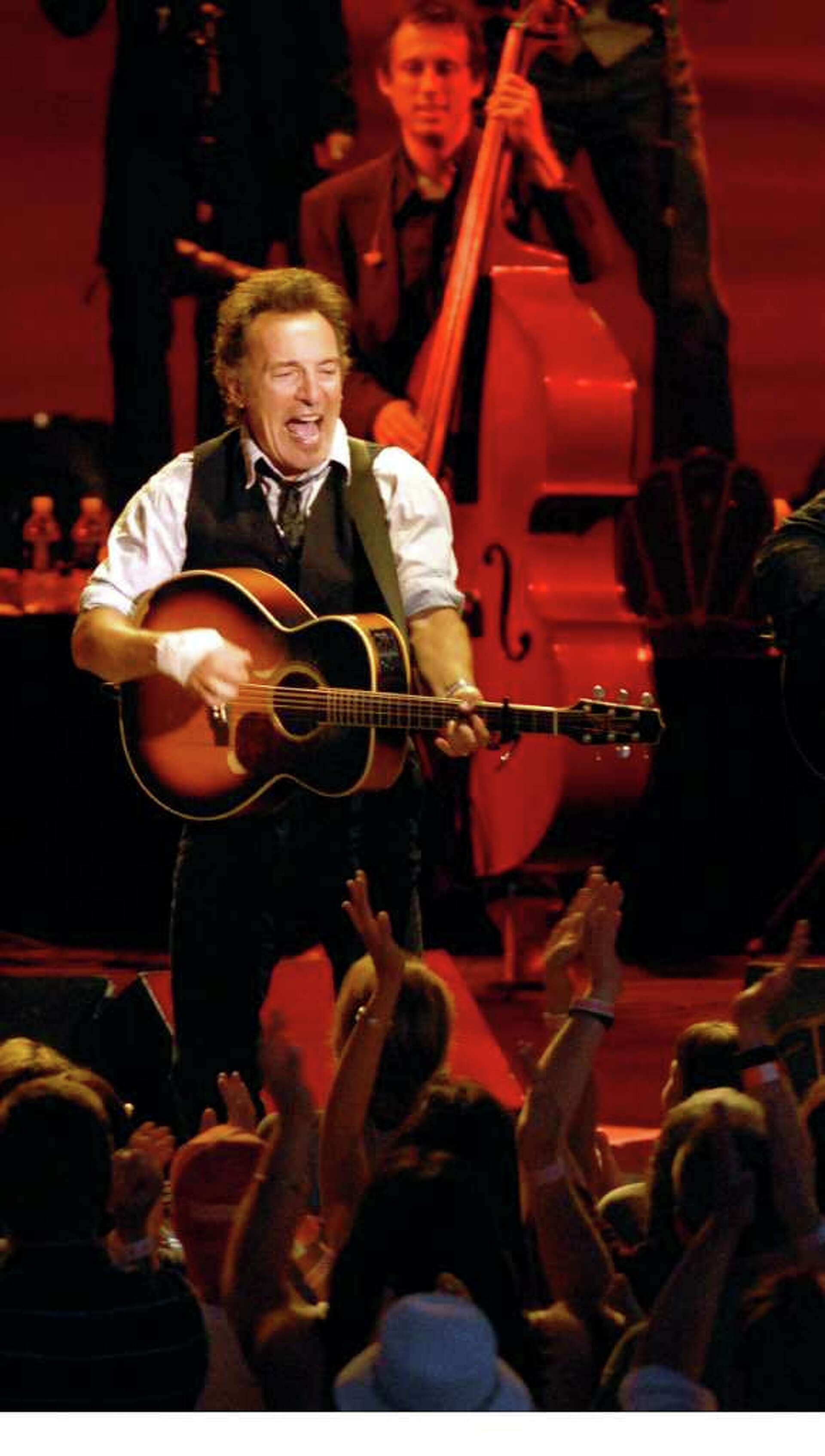 Springsteen schedules Albany show in April
