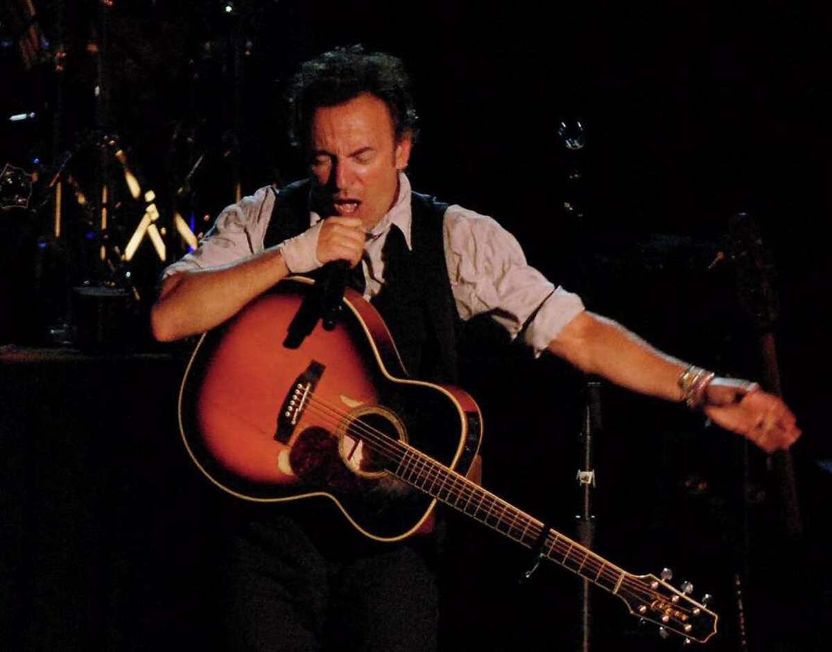 Springsteen schedules Albany show in April