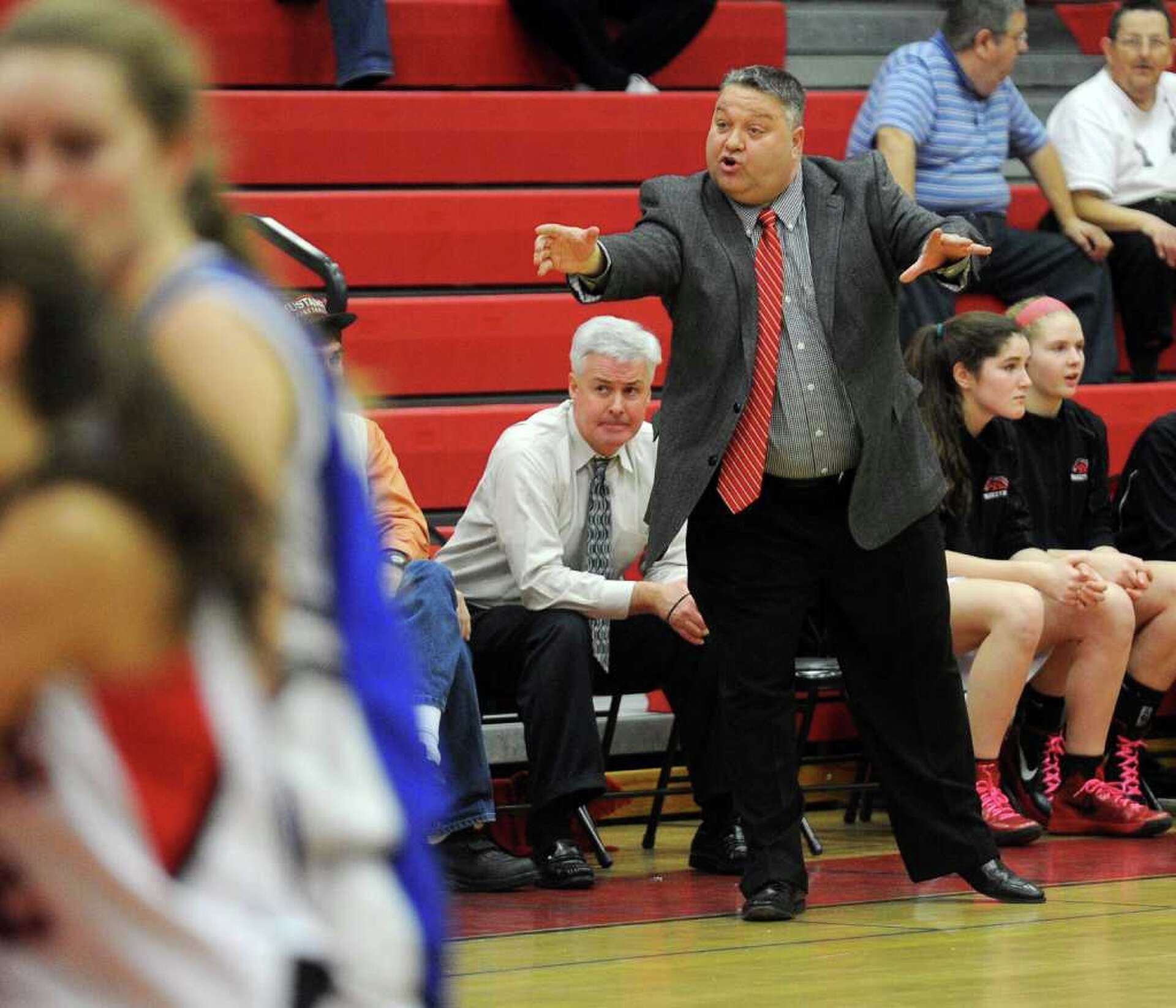 Stamford blows out Ludlowe