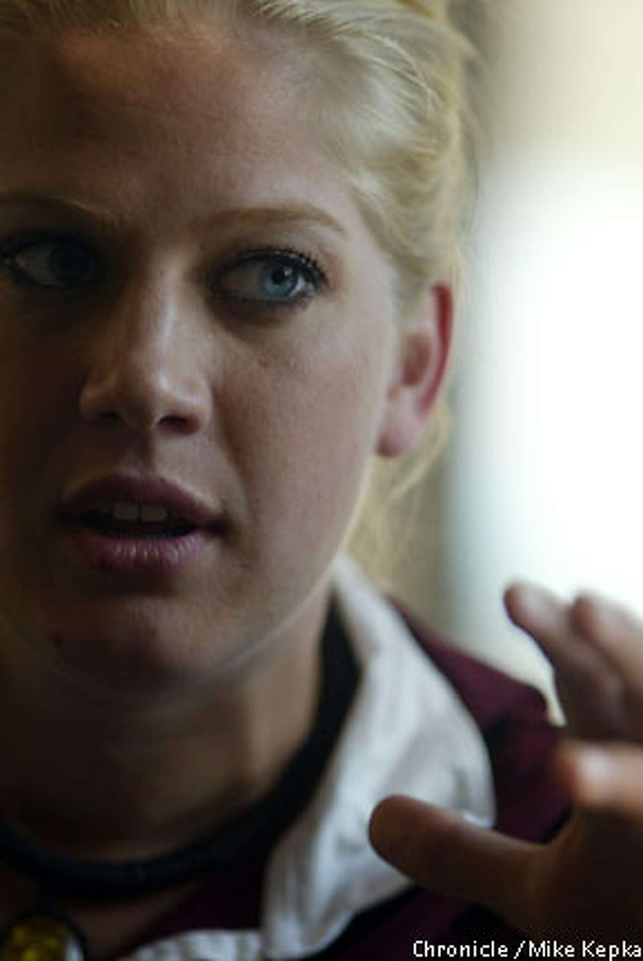 Seeking danger, firefighter found it in Colombia / Spent 10 days as ...