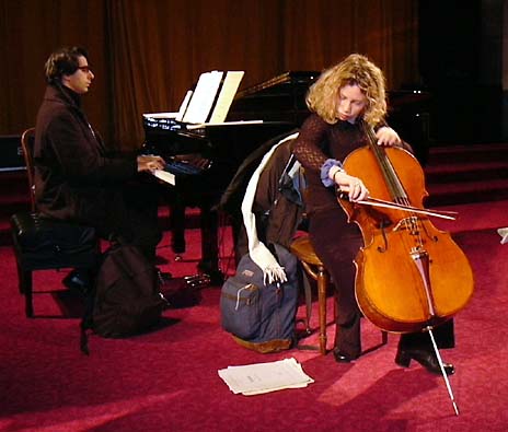 Israeli musicians skirt politics of homeland / Jewish cellist and ...