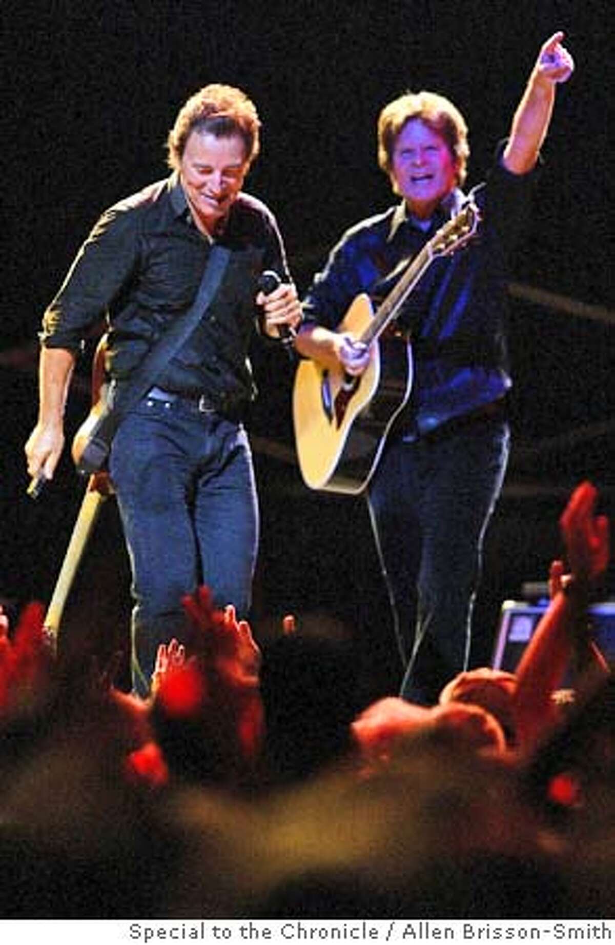 In battle for swing states, young voters are top prize / Both campaigns ...