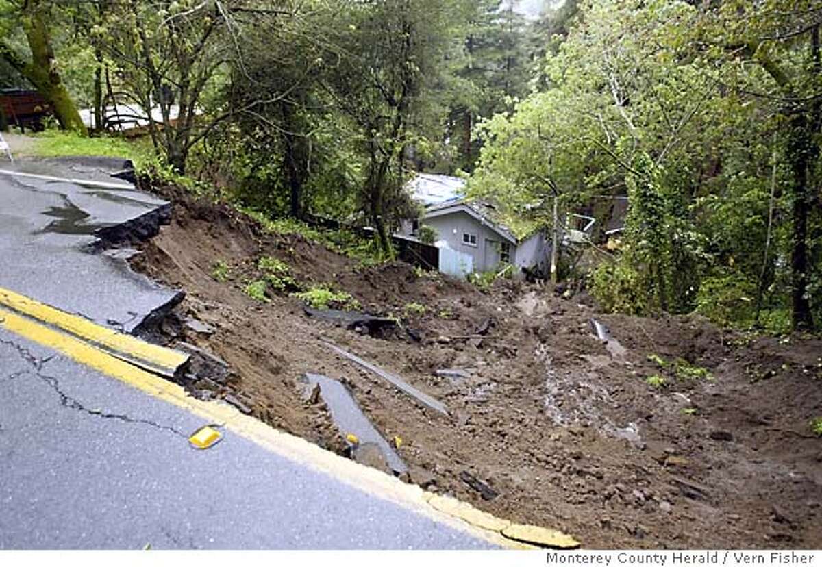 SCOTTS VALLEY / Mudslide crushes rural hillside home
