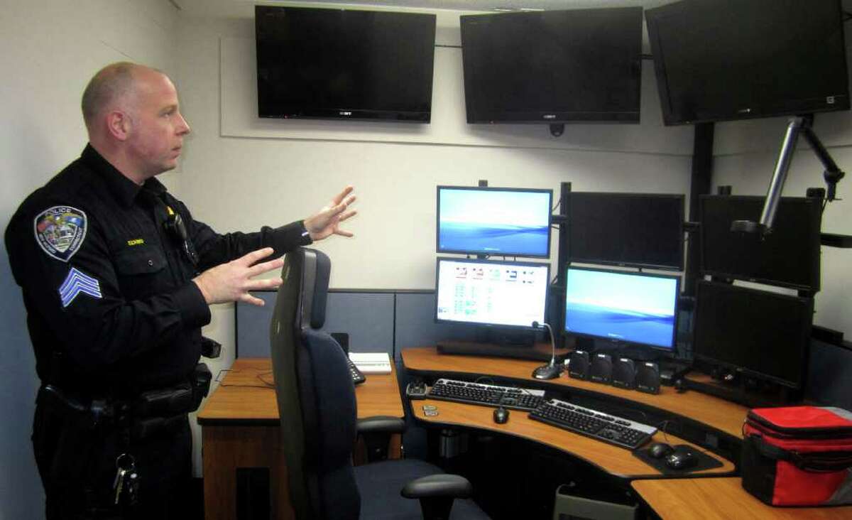 New dispatch center opens at New Milford Police Department