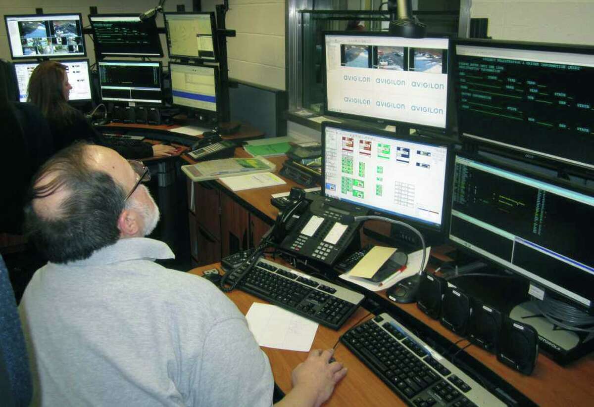 New dispatch center opens at New Milford Police Department