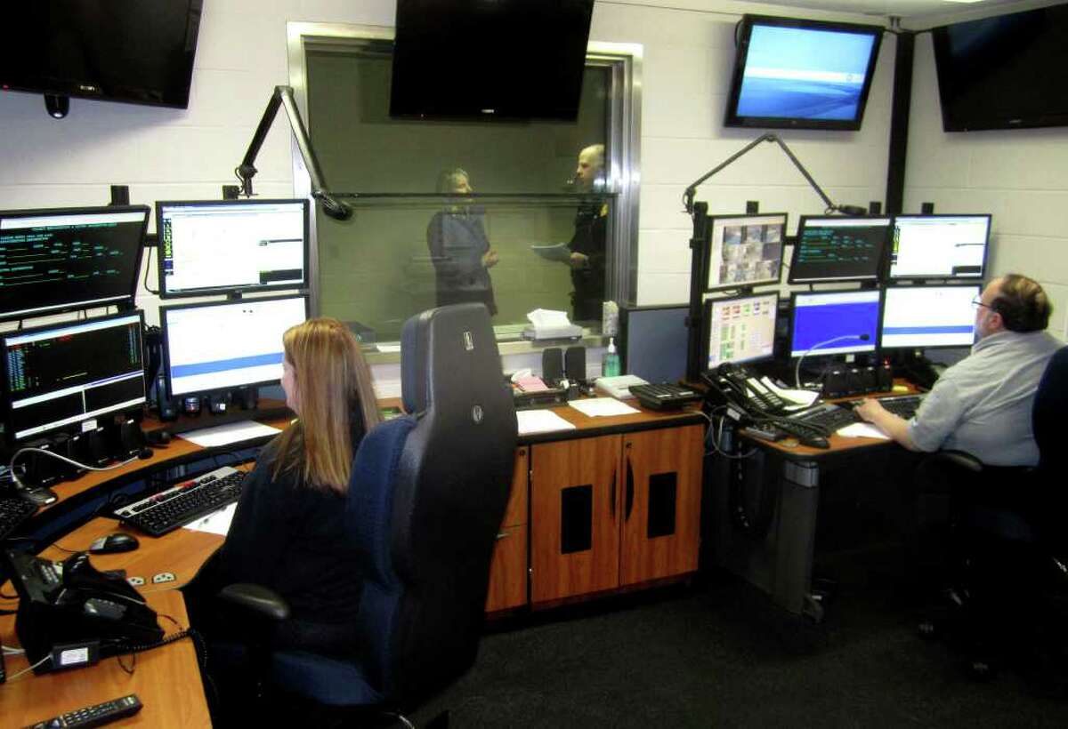 New dispatch center opens at New Milford Police Department