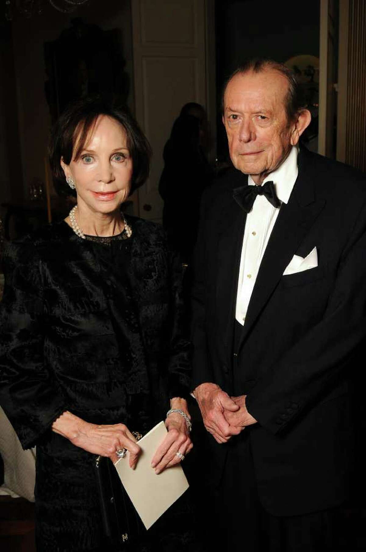 Rienzi Society buys a prize mirror