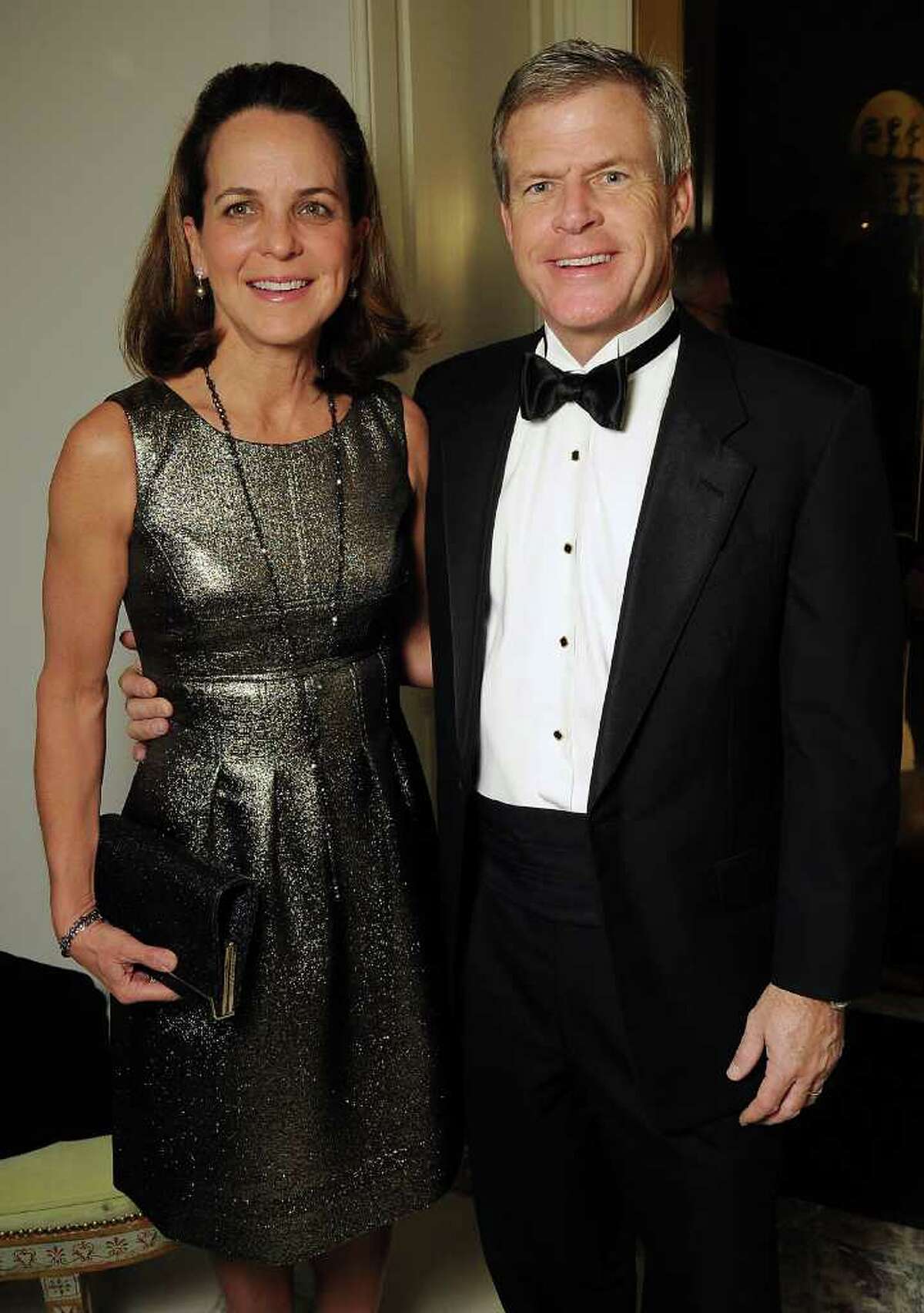 Rienzi Society buys a prize mirror