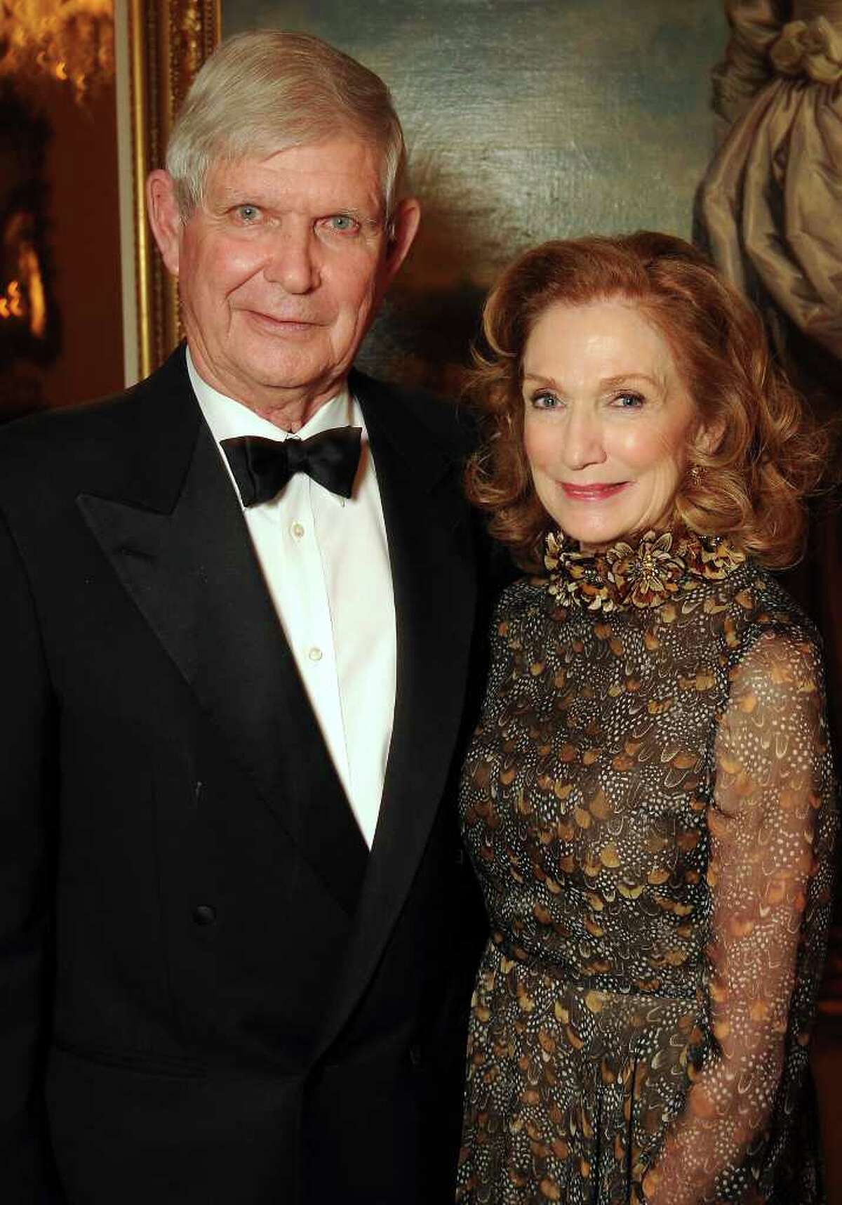 Rienzi Society buys a prize mirror