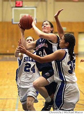 SPORTS / Regular season is sweet for Santa Rosa men, women