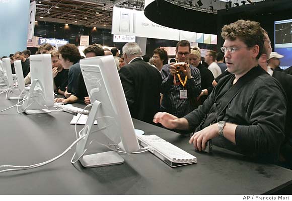 Self-contained / Apple introduces its latest streamlined iMac -- all ...