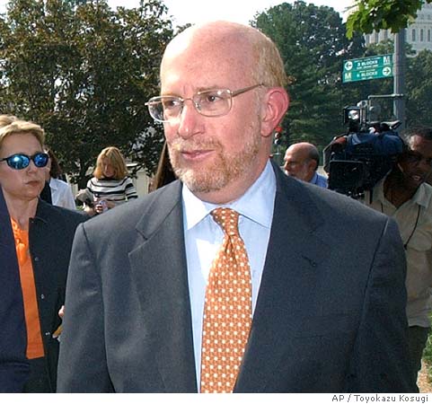 Bush lawyer who aided boat-ad group resigns