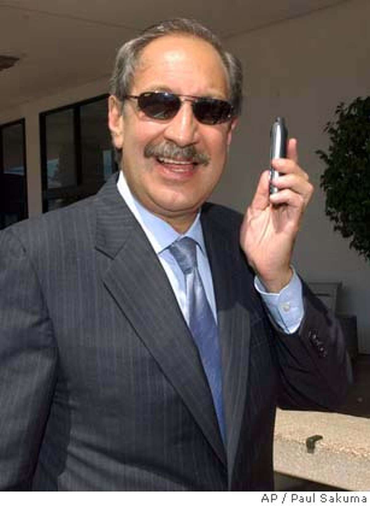 THE PETERSON TRIAL / Frey unscathed by questioning / Defendant's former ...