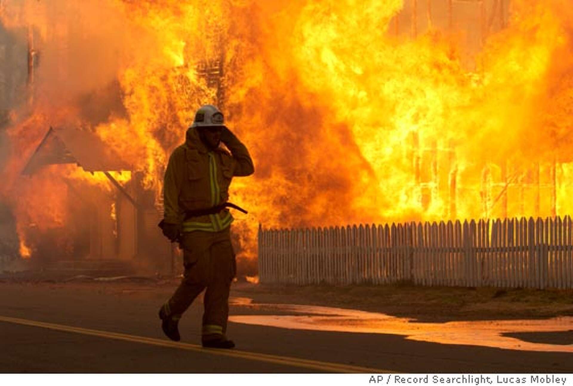 SHASTA COUNTY / Fire burns 7,700 acres near Redding -- 1,500 battle blaze