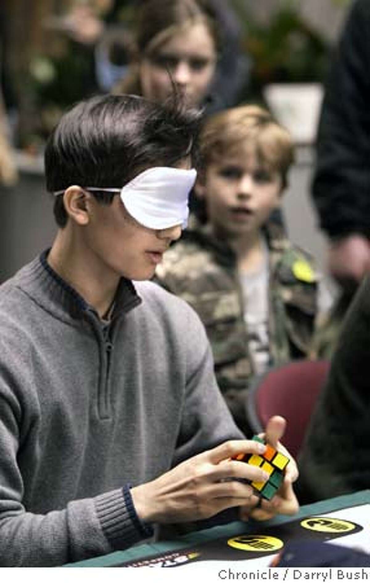 SAN FRANCISCO / New generation contemplates the cube / Rubik's fans ...