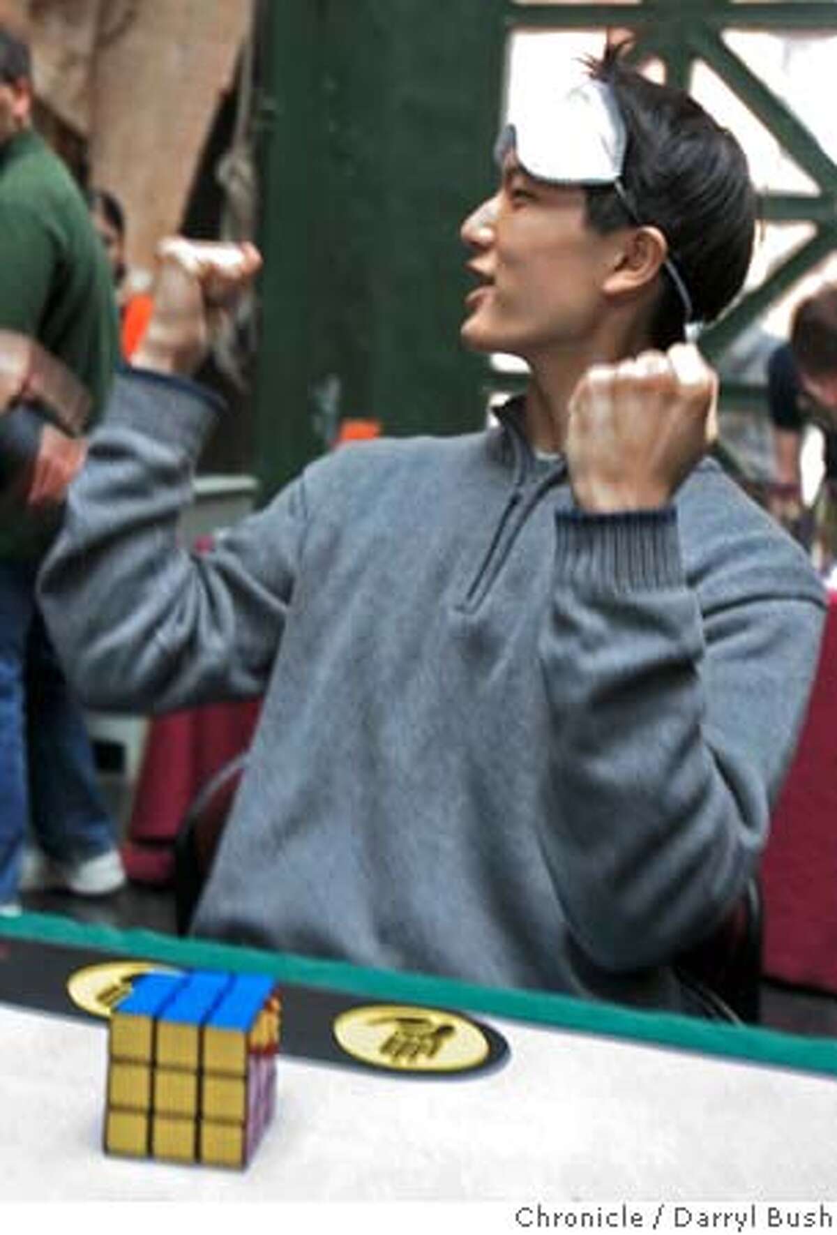 SAN FRANCISCO / New generation contemplates the cube / Rubik's fans ...