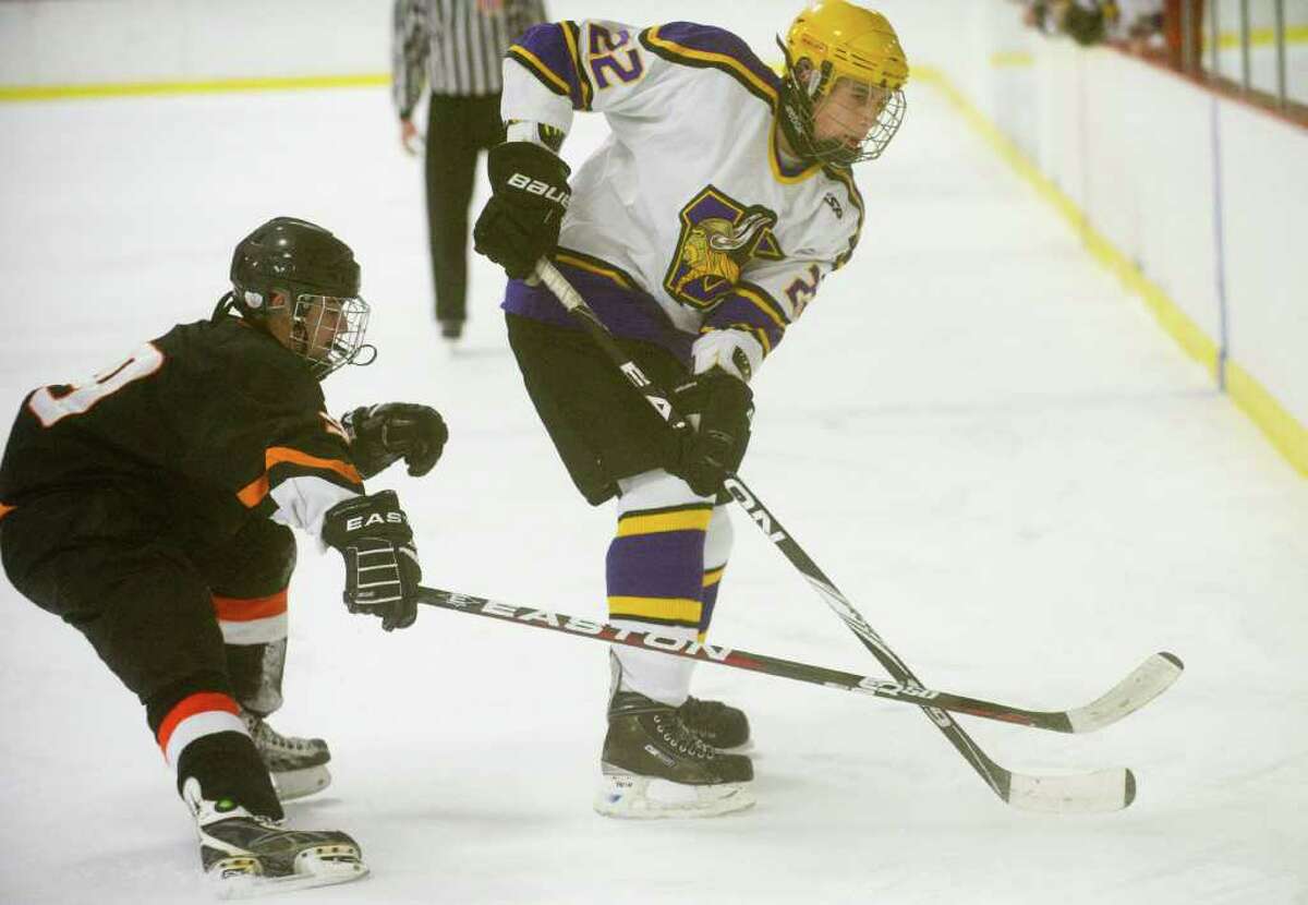 Westhill boys hockey edges Stamford, 3-2