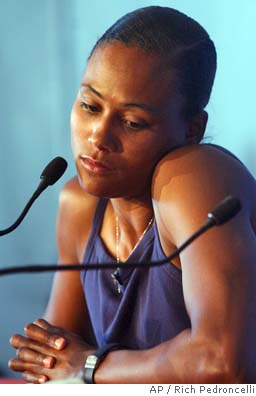 No fairy-tale ending / Jones, ex-husband Hunter fighting war of words