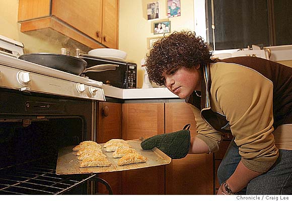 Kids in the kitchen / A new generation is growing up cooking