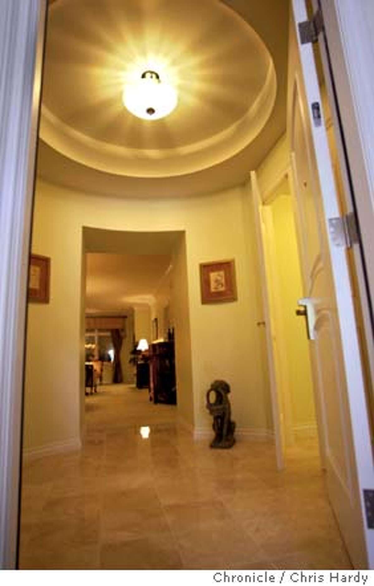Suburban retirement: Life on a smaller scale / San Mateo condo ...