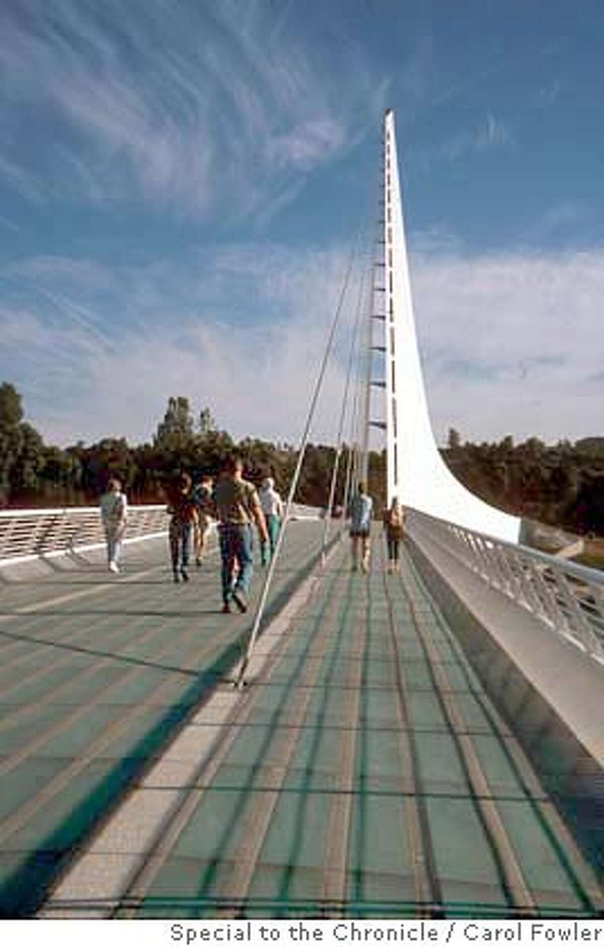 REDDING / Walking bridge that soars / ATTENTION SPAN: Backers see ...