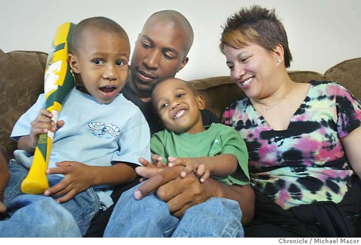 Dad still coaching Dye / Muni driver helped steer his career