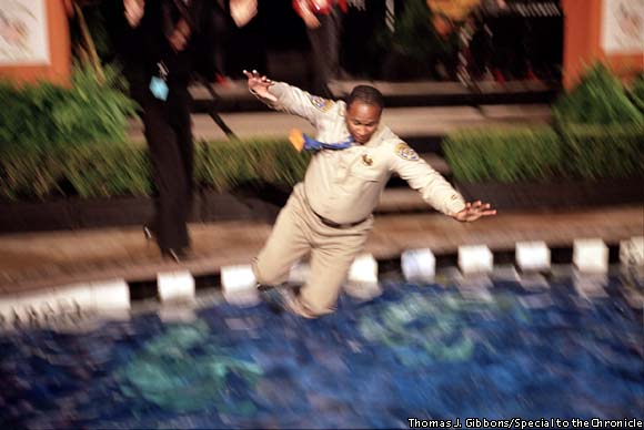 THE CIRCUIT / Celebrity Pool Toss