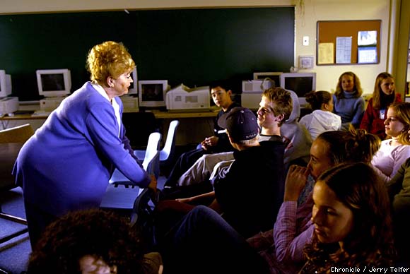 Voices from the past / Memories of Holocaust survivors are being shown ...