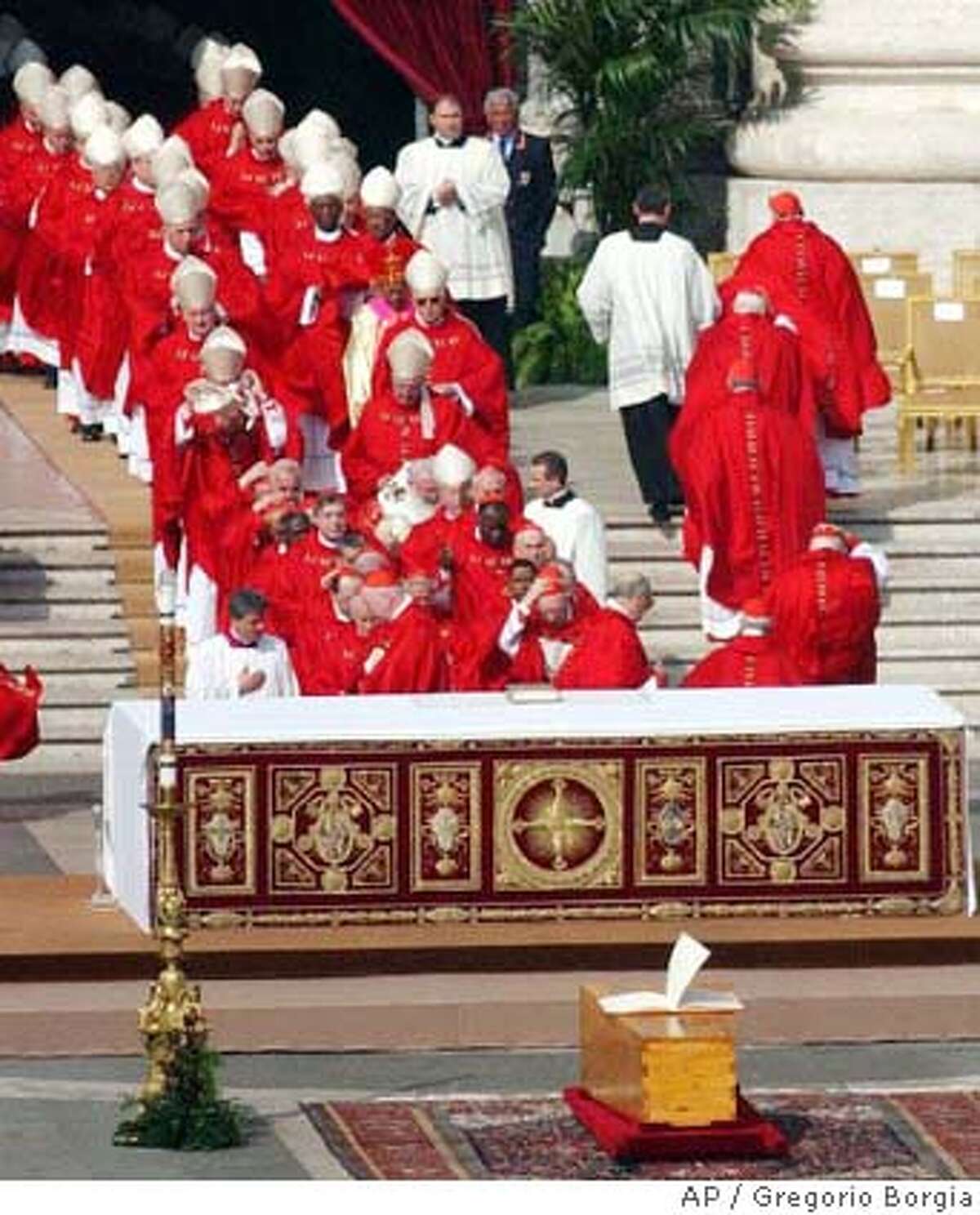 POPE JOHN PAUL II: 1920-2005 / Dignitaries and the devout pay tribute ...