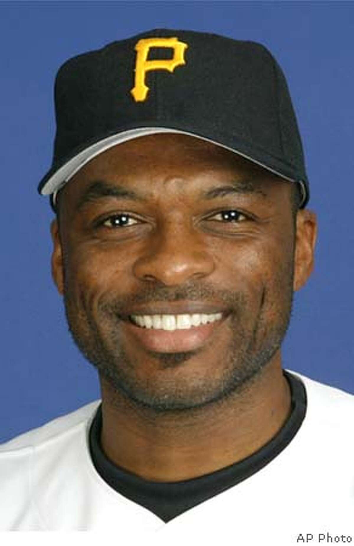 STAYING ON / After 7 teams in 7 years, Sanders signed a 2-year deal