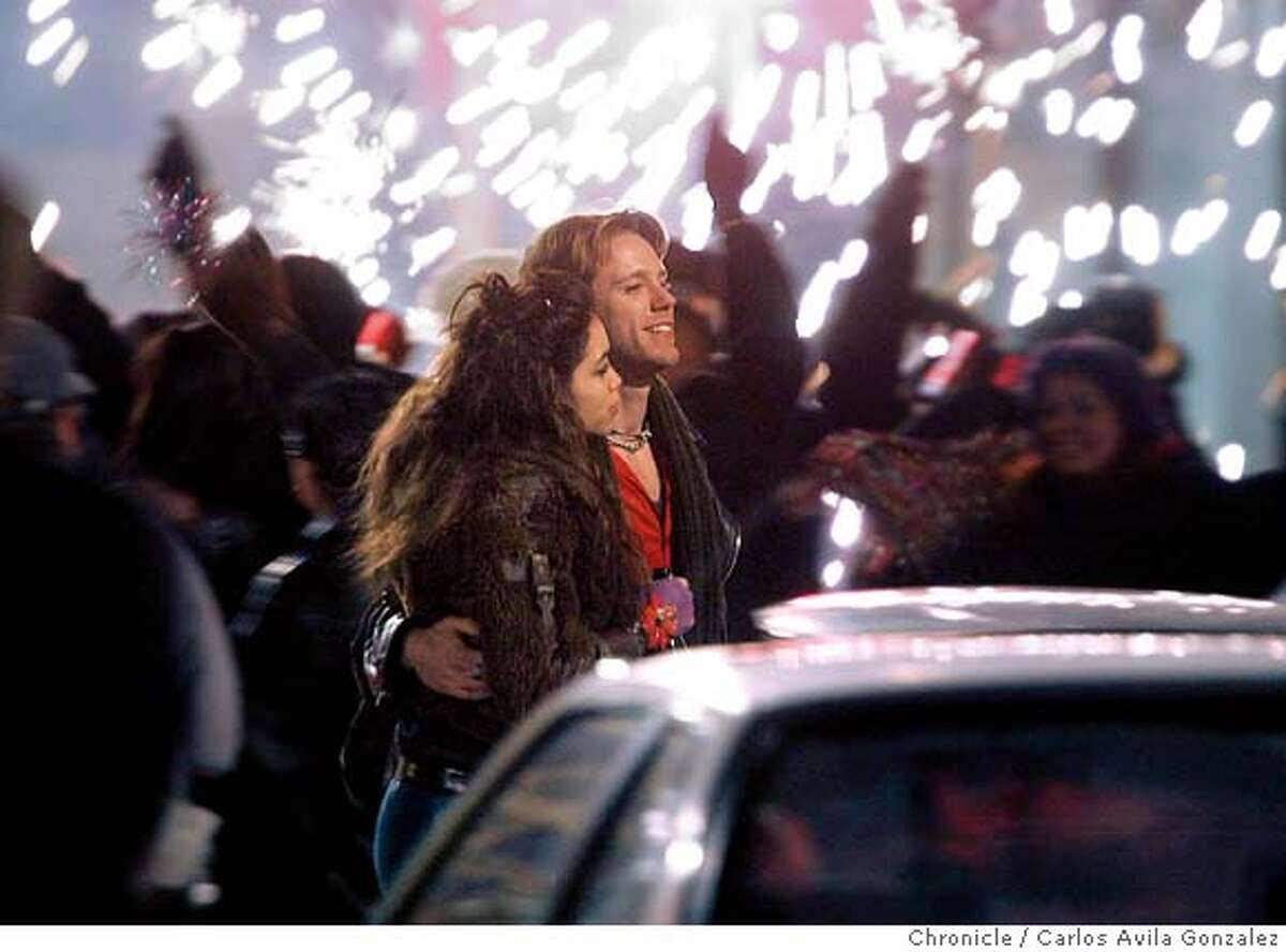 With trash in gutters, graffiti on walls and extras in punk chic, San ...