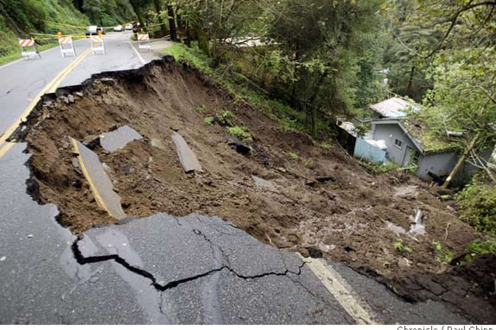 Mudslide forces evacuation in Aptos