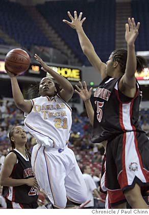 A great no-call by Newell Jr.