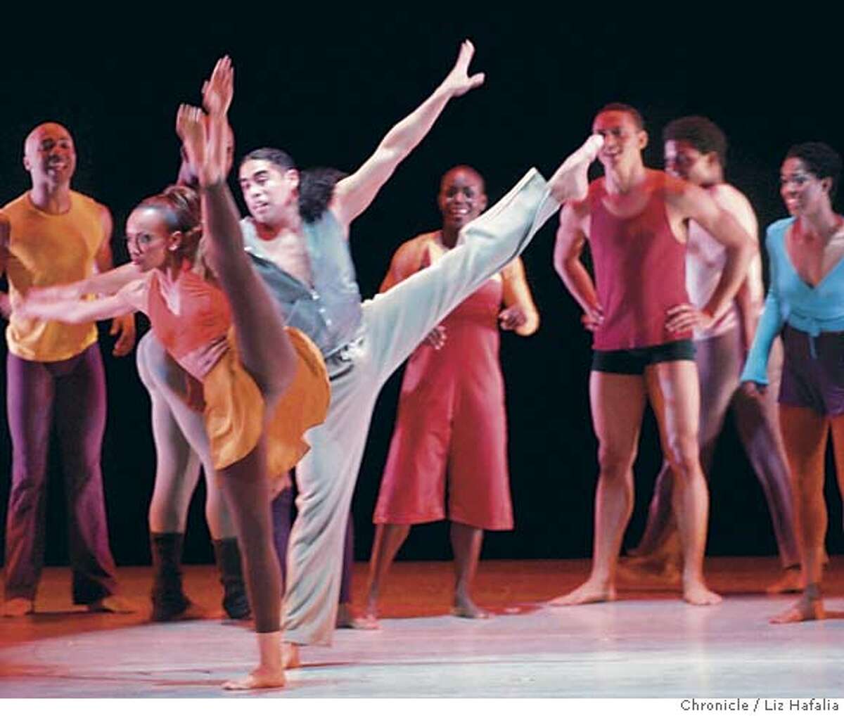 REVIEW / With style and verve, Alvin Ailey dancers bring down the house
