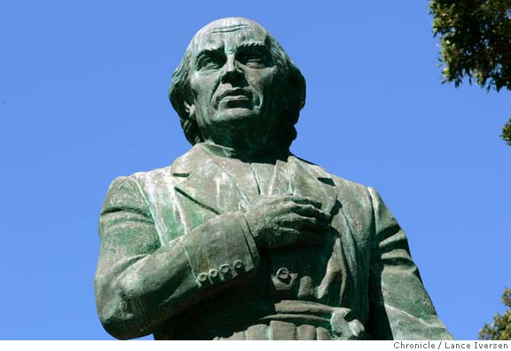 SAN FRANCISCO / Father Hidalgo receives some respect / Statue of a hero ...