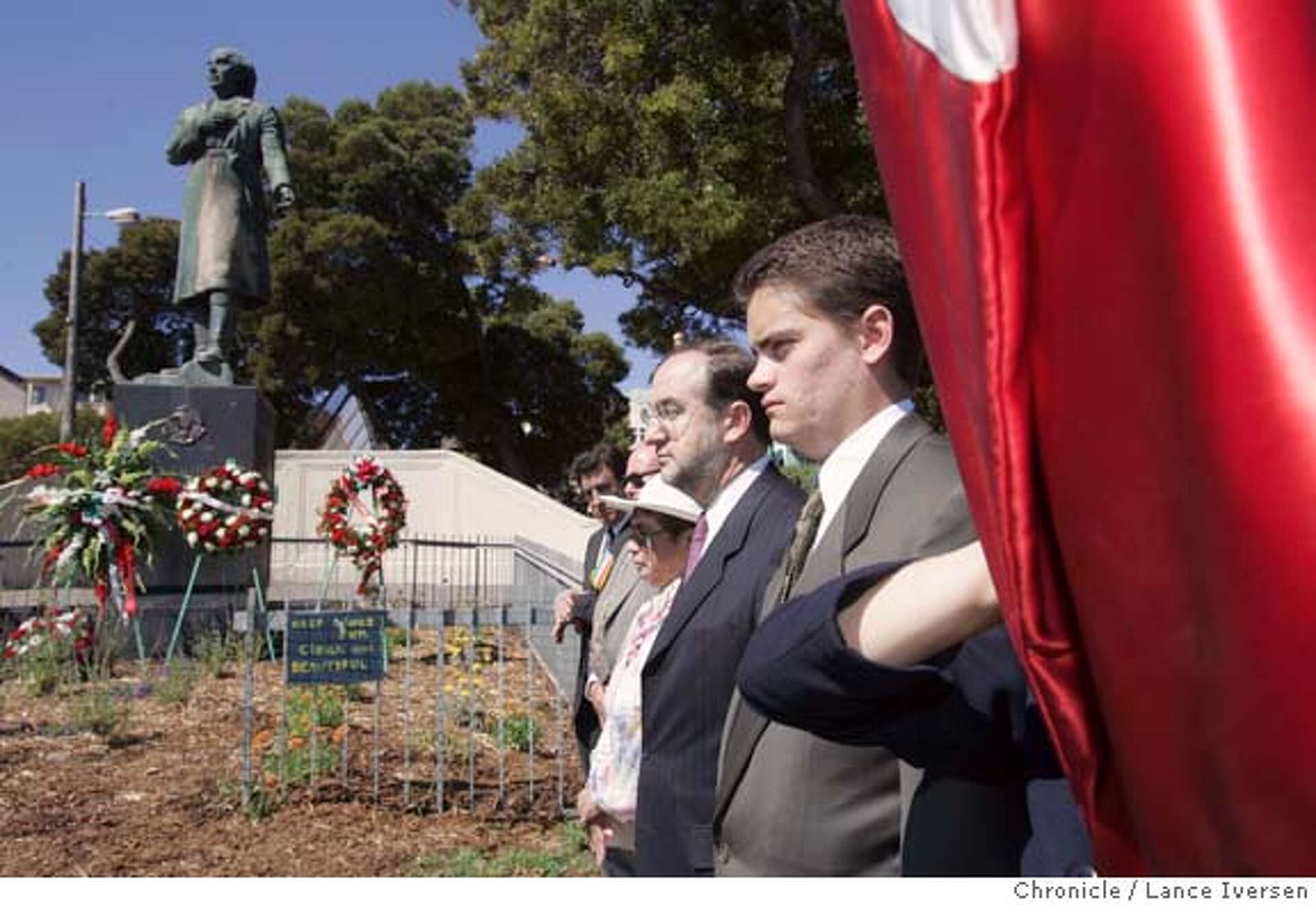 SAN FRANCISCO / Father Hidalgo receives some respect / Statue of a hero ...