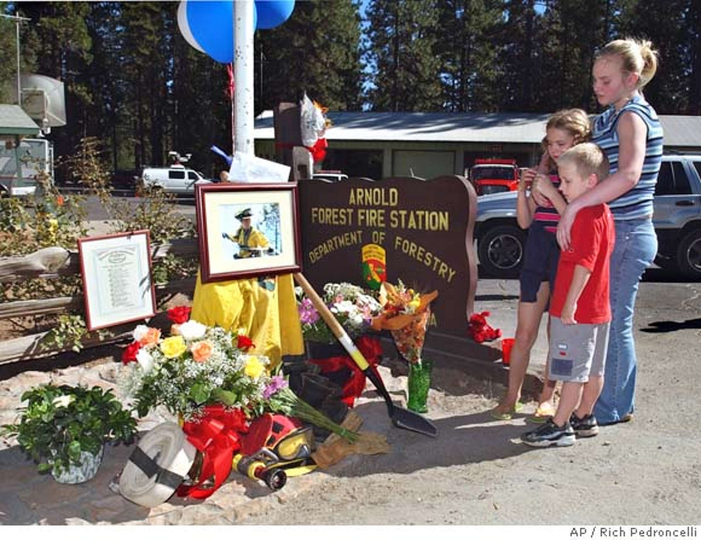 CALIFORNIA / Dead firefighter -- 'gritty,' an 'ace' / 24-year-old ...