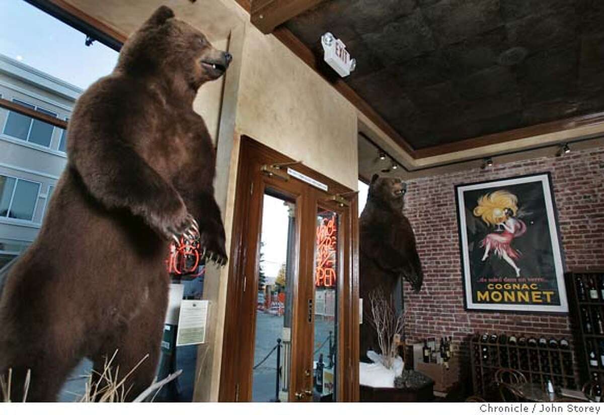 Kicking Back at Bounty Hunter / Rustic Napa restaurant blends fine wine ...