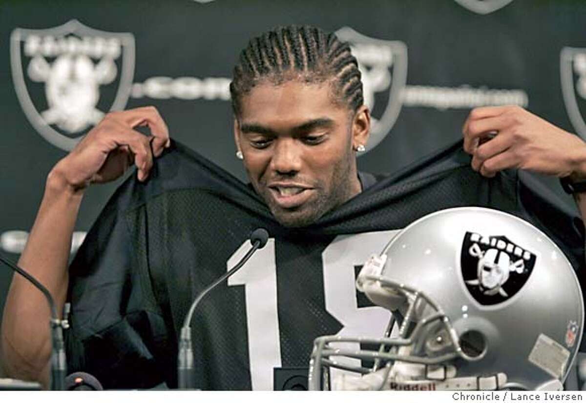 Moss' fresh start / No. 18 seen as good fit