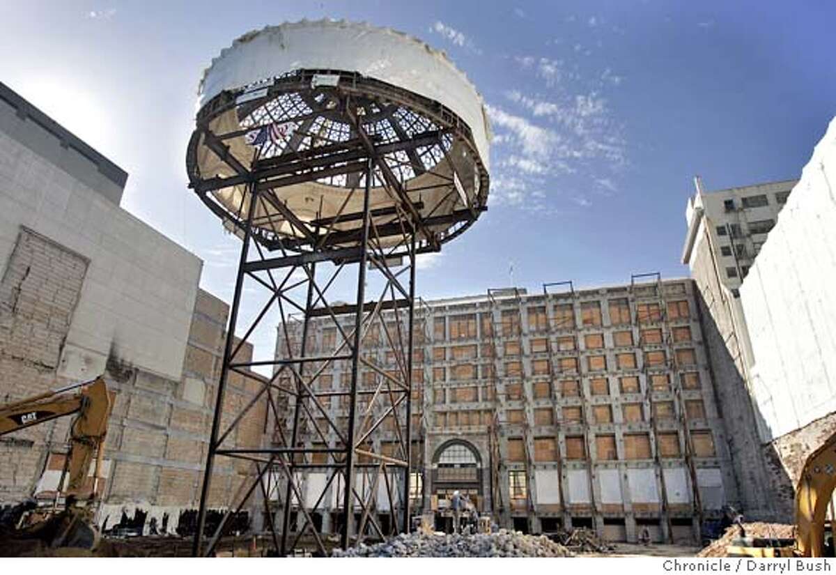 SAN FRANCISCO / Old Emporium offices vanish