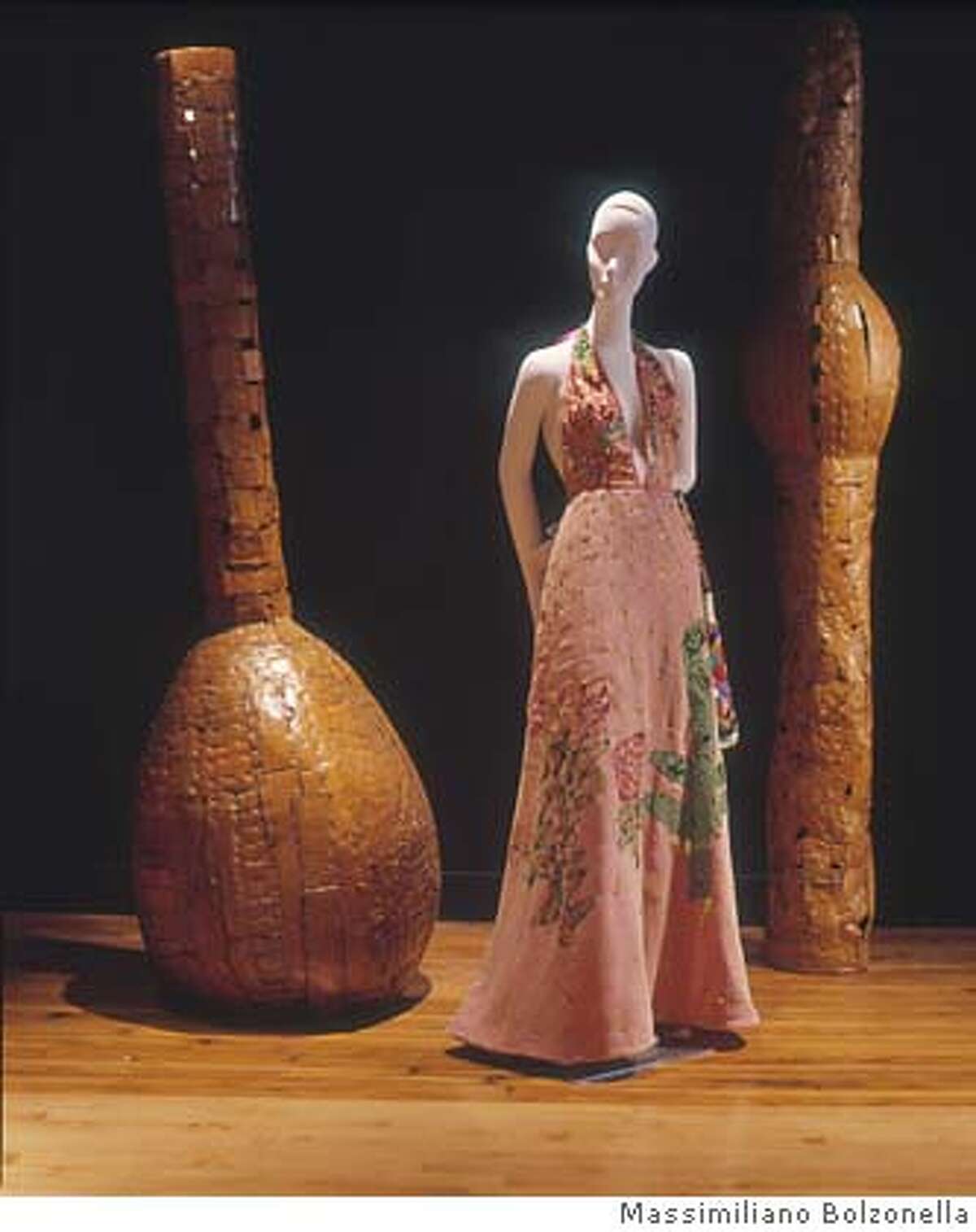 Playing to the Gallery / Modern Appealing Clothing shows off in yet ...