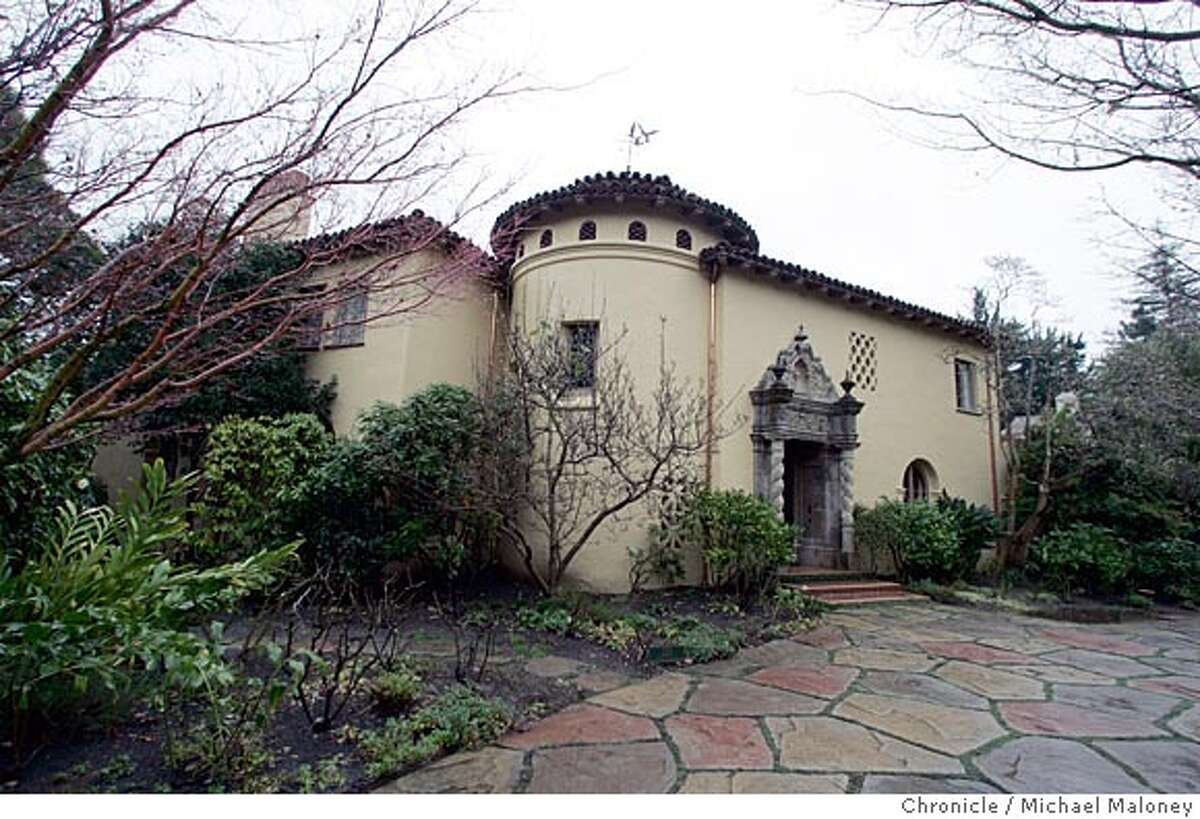 Quiet pleasures / Newsom brothers created homes with a timeless appeal