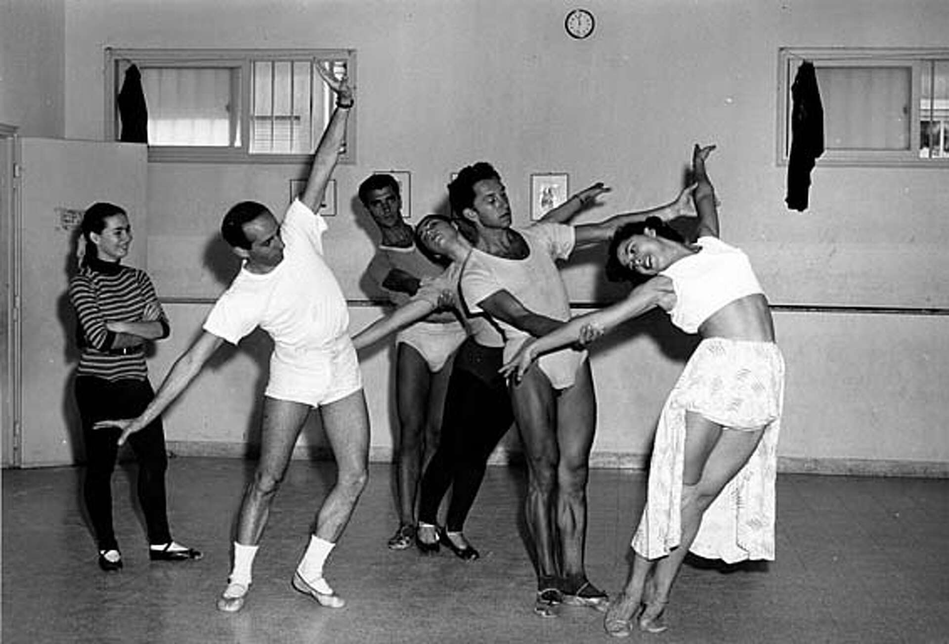 Marking the spots where Jerome Robbins leapt / Jowitt's biography ...