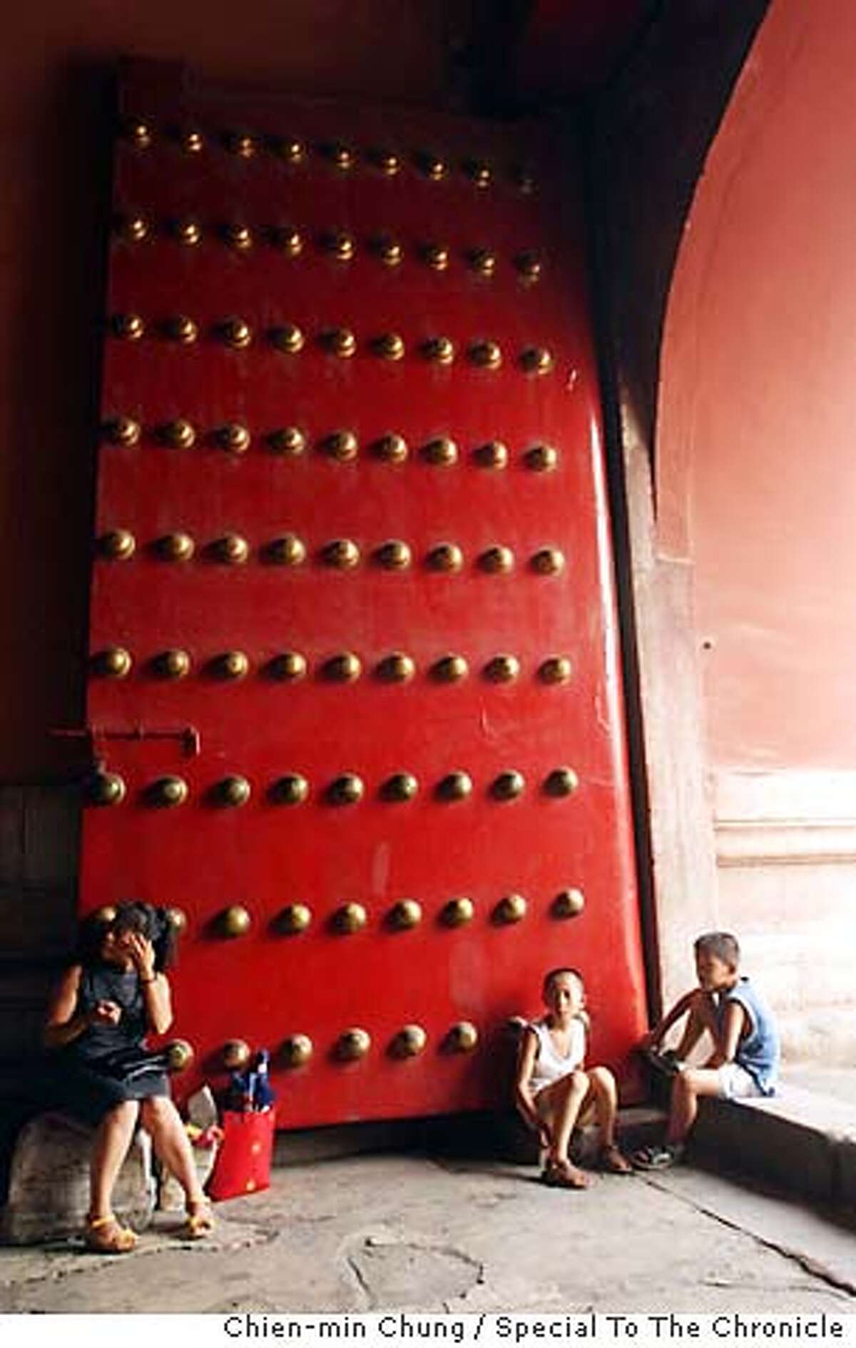 Back streets open door to real Beijing / Historic hutongs reveal past ...